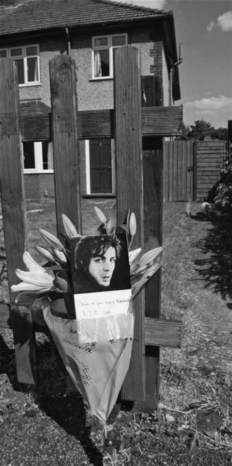 Flowers Outside Syd Barrets House Following His Death In 2006 R Pinkfloyd