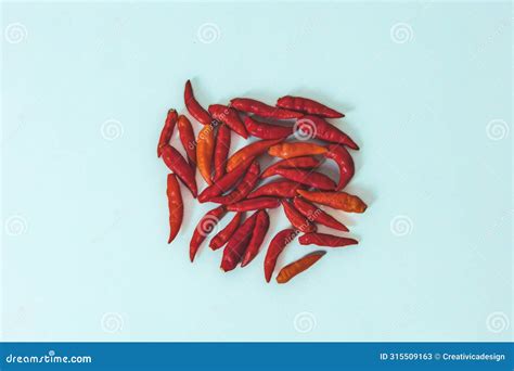 Picante En La Parte Superior Vista Pimientos De Chile Rojo En Fondo