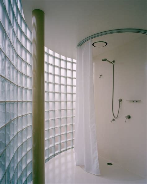A Small Translucent Architecture Connects Nature To A House In Melbourne