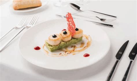 파리여행 즐길거리 프랑스의 아름다운 도시 파리를 여행하며 즐길 거리 및 4코스 디너 크루즈 추천