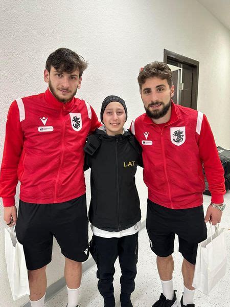 ლანჩხუთელი გიო მურვანიძე თავის ფავორიტ ვარსკვლავებს შეხვდა გურიის მოამბე