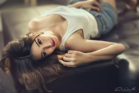 Hd Wallpaper Womens White Tank Top Asian Brunette Cleavage Lying