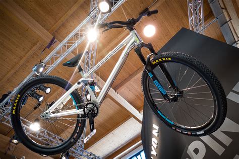 2016 Canyon Stitched 720 Slopestyle Bike 2016 Downhill Bikes At