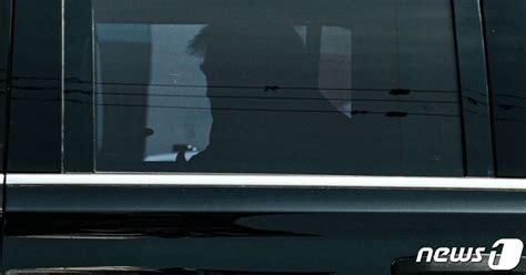 뉴욕 가기 위해 플로리다 공항으로 향하는 트럼프