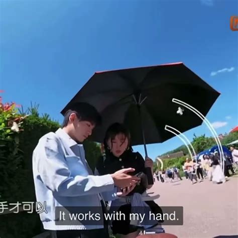 Zhai Xiao Wen Data Doesnt Work So Esther Yu Provides Her Network Hotspot 🤳🏻 Estheryu