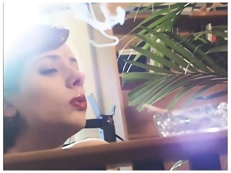 Graceful Pixie Smoking Fetish 120s Drags Eporner