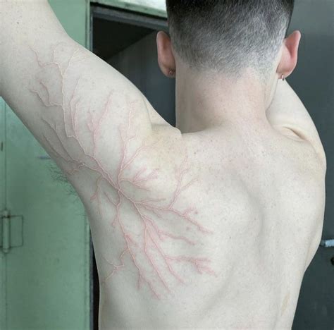 Pin By Perydot On Tatos Scar Tattoo Burn Scars Lightning Scar