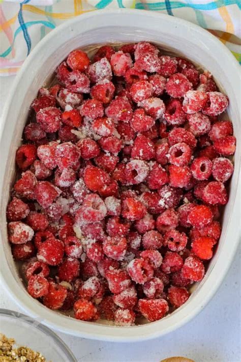 Raspberry Crisp A Delicious Sweet Tart Dessert Our Zesty Life