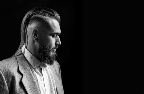 Men Square Cut Elypse Design