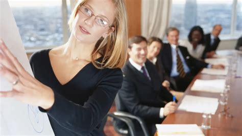 Tips Memimpin Rapat Di Kantor - Lifestyle Fimela.com