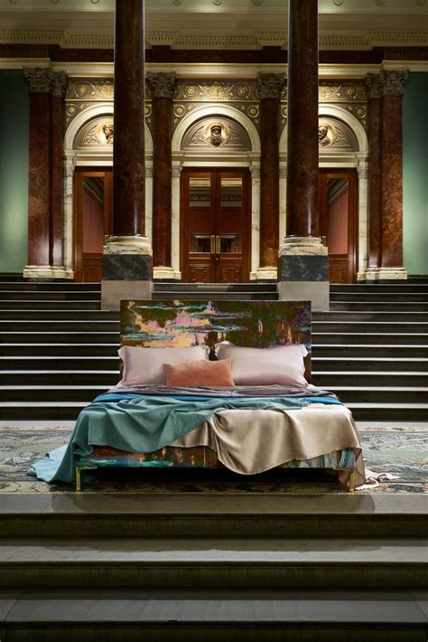 Sleep With A Masterpiece Londons National Gallery And Savoir Beds