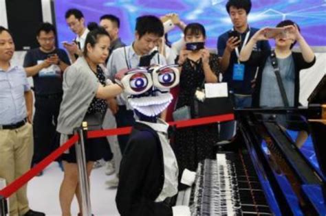 地球公民迎来新“物种”人类能否控制人工智能？