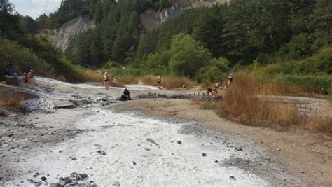 Băile Tradiţionale Cu Nămol Sărat Din Canionul De Sare • Cazare Praid