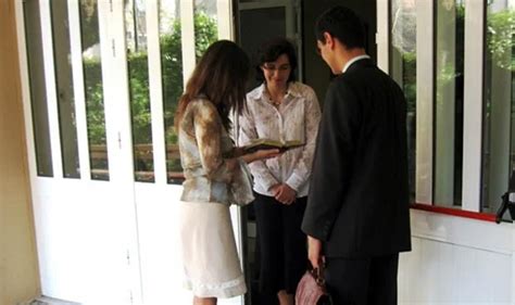 AtenciÓn Los Testigos De Jehová Vuelven A Tocar Las Puertas Para