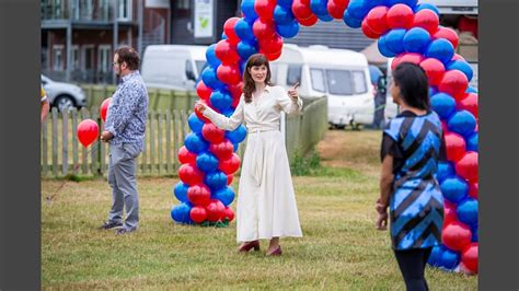 Bbc One Bargain Hunt Behind The Scenes Of Bargain Hunt Series 36