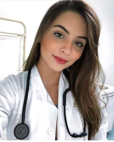 Selfie 🌸 Foto De Medico Mariana Queiroz Fotos