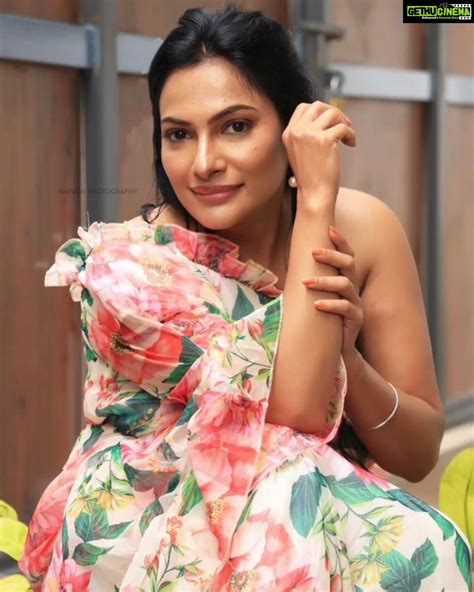 Actress Rethika Srinivas Hd Instagram Photos And Wallpapers July 2023