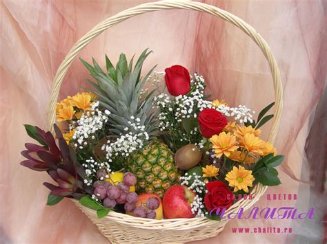Подарочная корзина «Цветы и фрукты заказать с доставкой по России и Украине