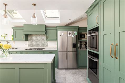White Kitchen Cabinets With White Countertops