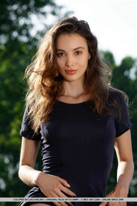 Moreninha Da Bundinha Gostosa Pelada