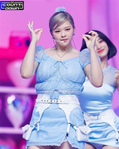 𝐍𝐞𝐧𝐝 𝐭𝐢s 𝐥𝐨𝐯𝐢𝐢𝐨𝐧 Adlı Kullanıcının Kpop Girls Panosundaki Pin