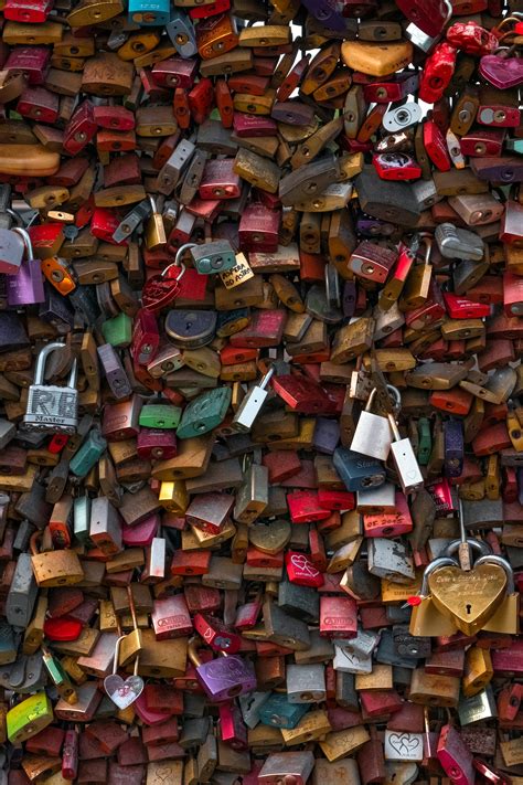 how to incrementally update keyvault access policies with arm templates