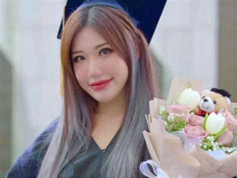 Msian Social Media Influencer Ms Pui Yi Announces S 1 3m Scholarship For Underprivileged