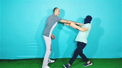 Simple Self Defense Moves You Should Know Youtube