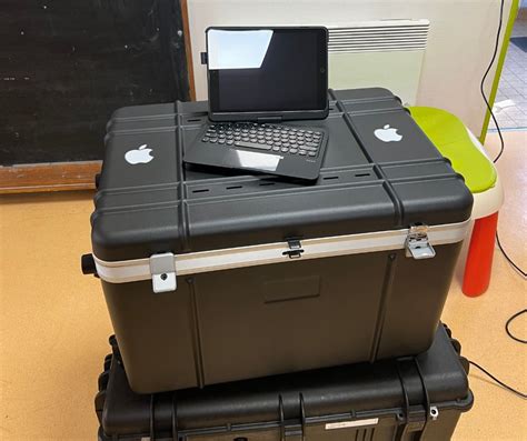 Installation De 3 Classes Mobiles Dans Deux écoles