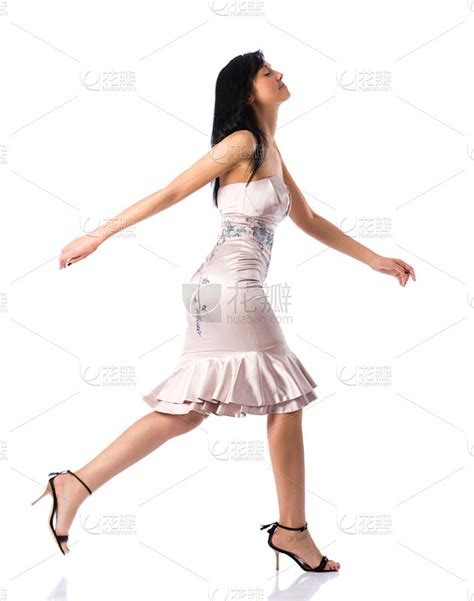 青年人 女人 迅速 垂直画幅 美 侧面像 仅成年人 仅一个青年女人 成年的 仅一个女人