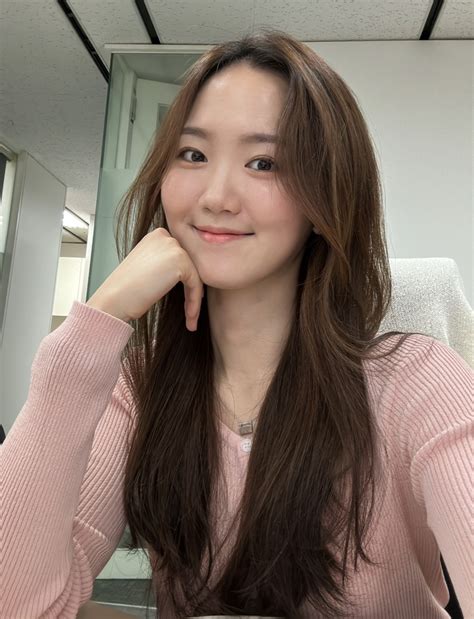 웜톤이시면 강강강추ㅜㅜㅠ 넘 이쁘고 광이 미쳣어요 그냥 물방울립 완성입니다 전 화장