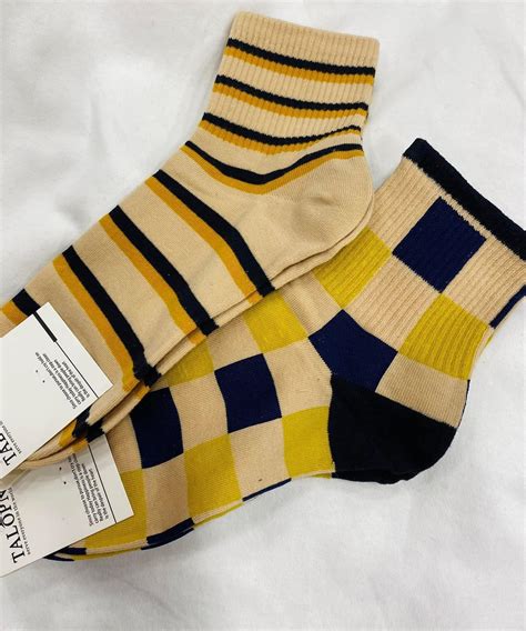 N1 ამერიკული საწყობი • New America შეივსო მარაგი‼️ ძალიან ლამაზი და ფერადი წინდები🥰 ფასი 5