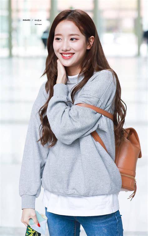 더쿠 깔끔한 꾸안꾸st 여돌 사복