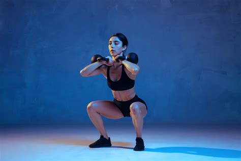 Rutina Fortalece Tus Piernas Y Glúteos De Manera Efectiva Para Mujer