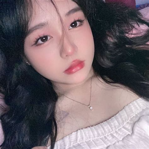 ᐠ ˕ マ‧₊˚ ᶻ 𝘇 𐰁‎ Twji Hm • Threads Say More