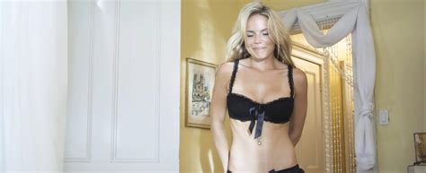 Nackte Emily Alatalo In Neverlost