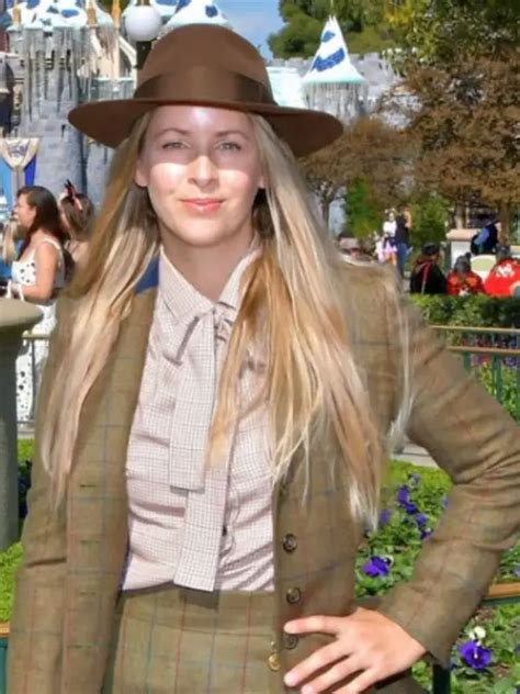 Eliza Jane Biography Wiki Age Height Career And Net Worth