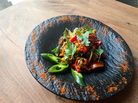 კაფე 😍 აჯაფსანდალი უმრავლესობისთვის გამორჩეულად საყვარელი კერძია 🤔 ის სხვადასხვა დასახელებით