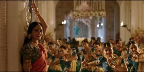 Anushka Shetty As Princess Devasena In The Song Soja Zara Bahubali 2