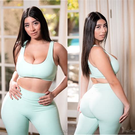 Foto Violet Myers Back Or Front