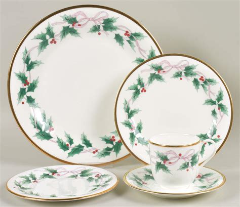 Ribbon Holly 40 Piece Estate Set By Mikasa Replacements Ltd