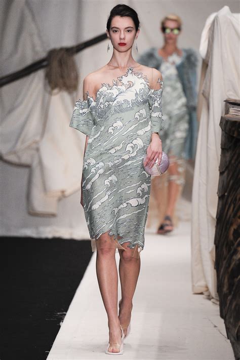 Alena Akhmadullina Russia Spring 2016 Fashion Show