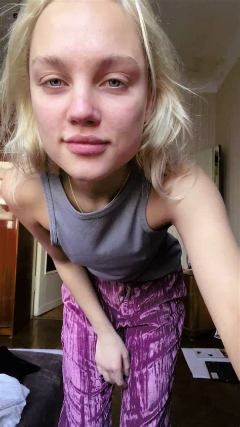 Im 20 Only 411 But Still Have No Tits 😭 Scrolller