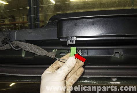 Volvo V70 Third Brake And License Plate Bulb Replacement 1998 2007