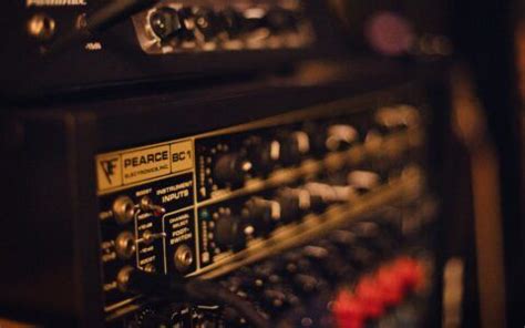 Preamplifier Vs Amplifier Whats The Difference