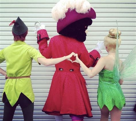 Peter Pan Captain Hook And Tinkerbell Disney Theme Parks Disney