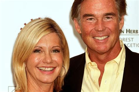 Olivia Newton Johns Husband Says She Was Lucid And Free Of Pain In Her Final Days Yahoo Sports