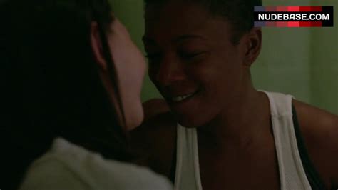 Kimiko Glenn Lesbi Scene Orange Is The New Black 015