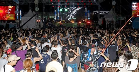 축제 열기로 뜨거운 망상해수욕장