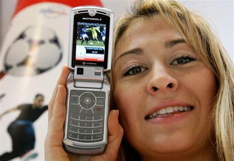 Motorola Denies Rereleasing Its Iconic Razr Flip Phone
